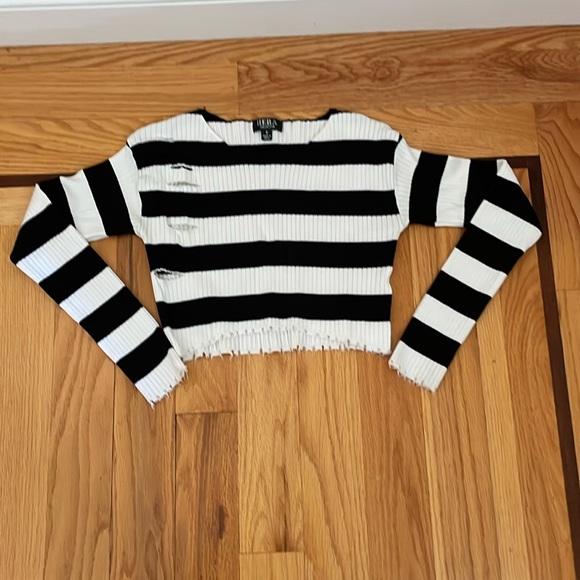 Hera Collection | Tops | Hera Cillevtuin Crop Top | Poshmark